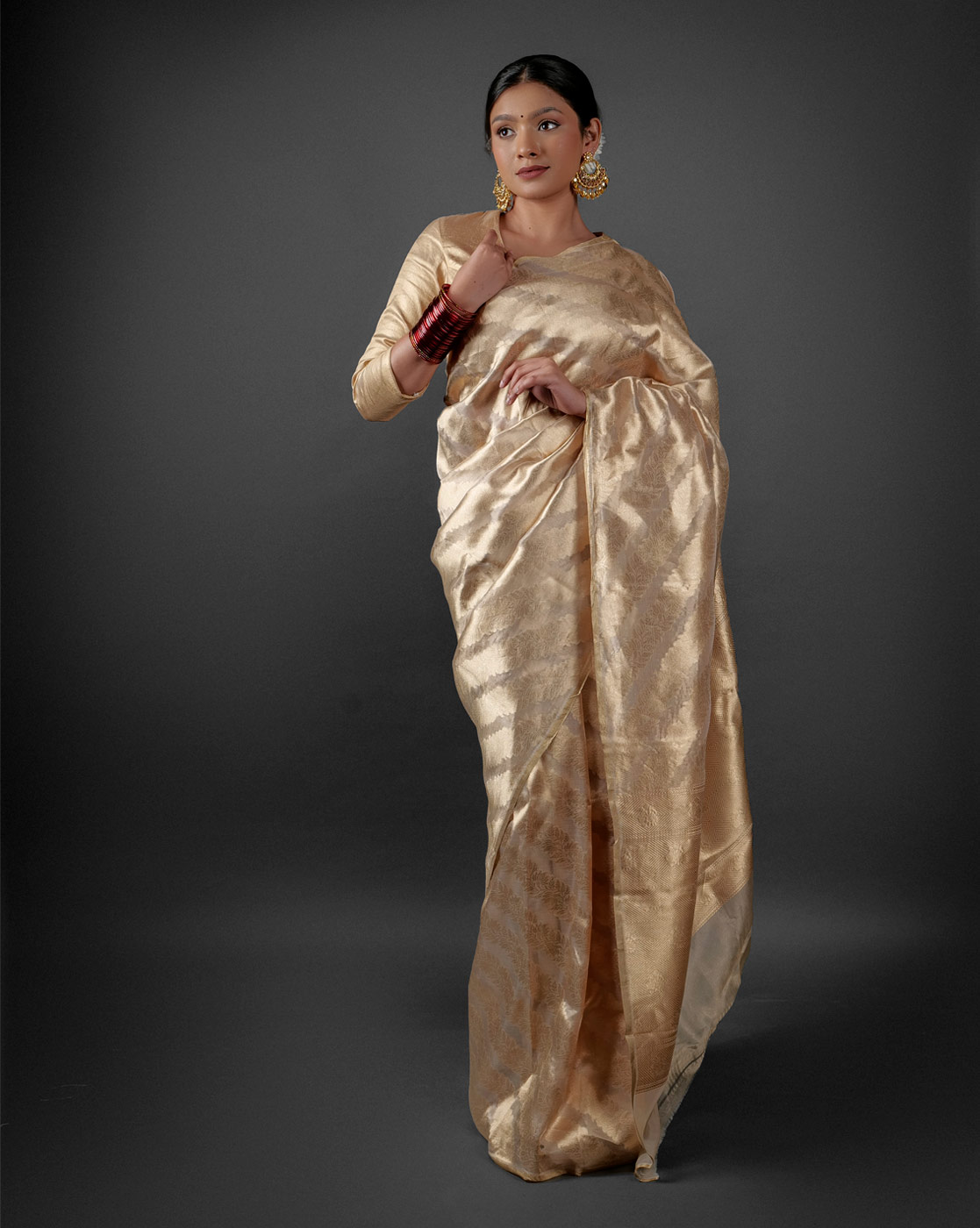Top 5 Traditional Saree Designs For Diwali Look 2021 | Mirra Clothing