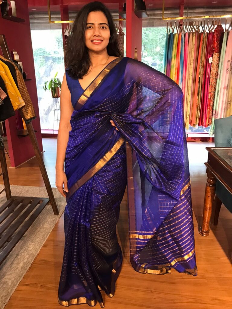 Buy Royal Blue Mangalagiri Silk Saree in Gold Zari Chequered Pattern ...